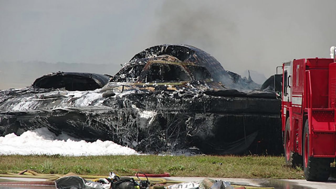 B-2 bomber crash video report - YouTube
