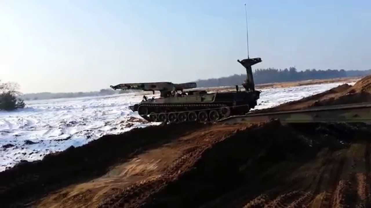 Dutch militairy leopard Bridge tank 2 - YouTube