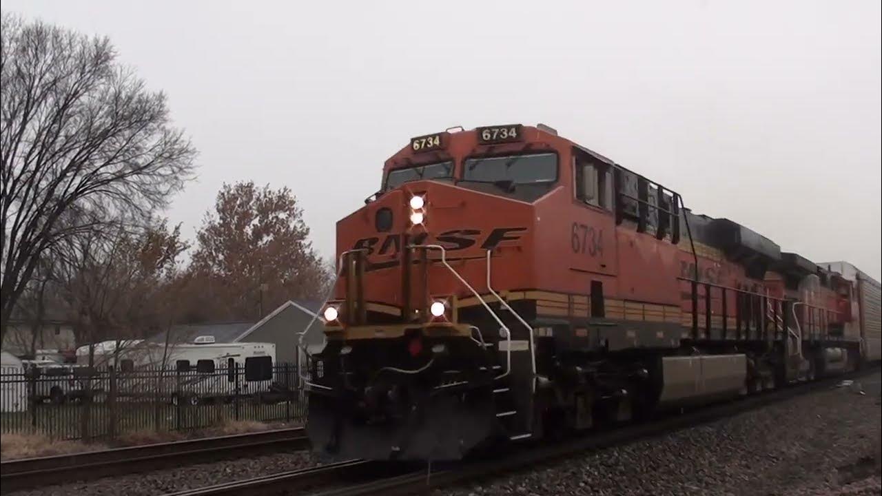 BNSF #6734 Leads WB Autoracks. Olathe, KS 11/25/23 - YouTube