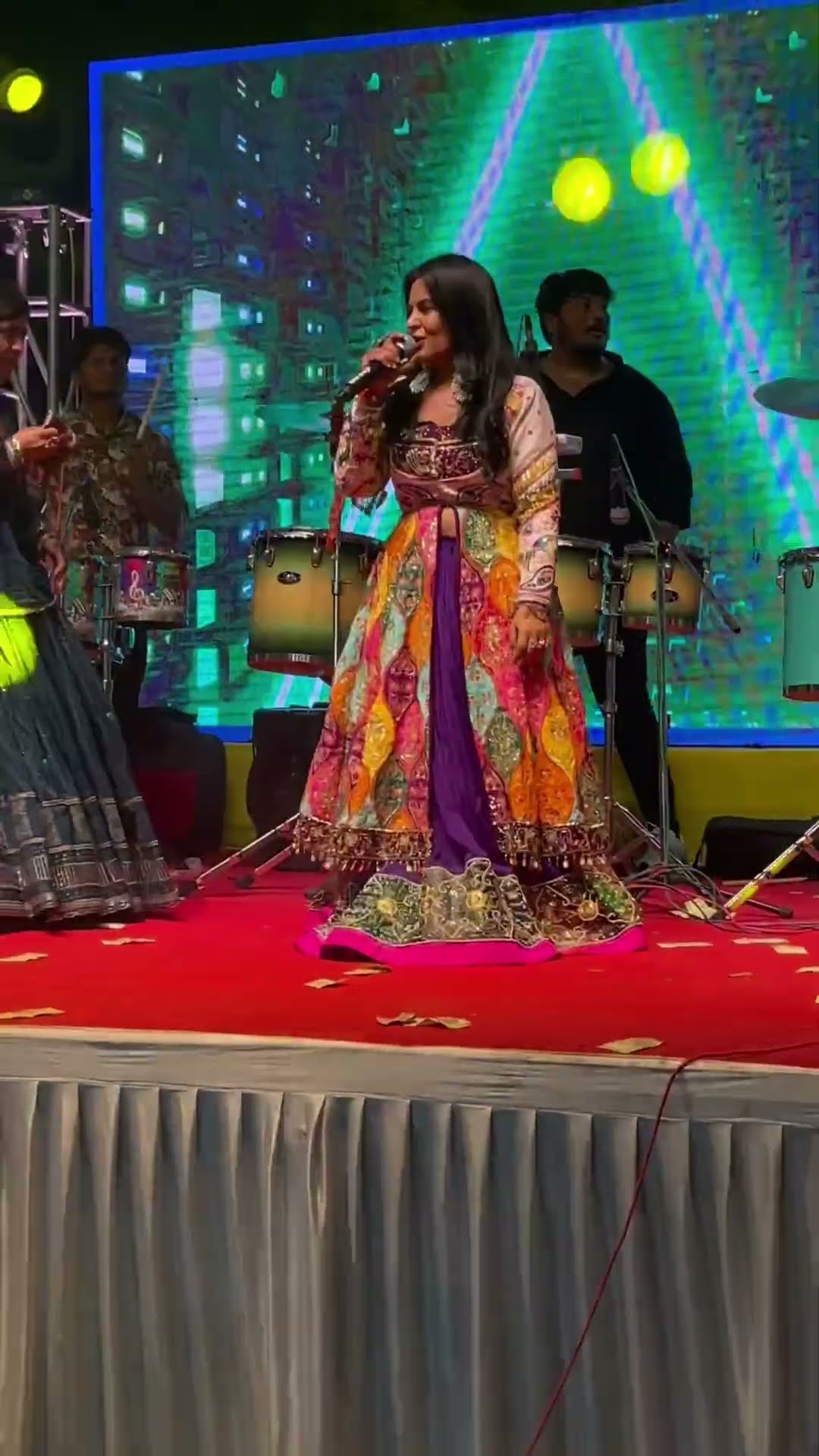 Divya Chaudhary live #garba #live - YouTube