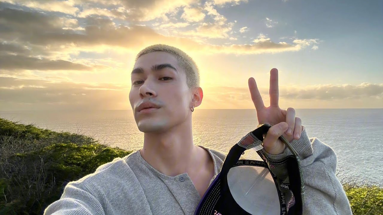 230204 INTO1 MIKA Hawaii Vlog - YouTube