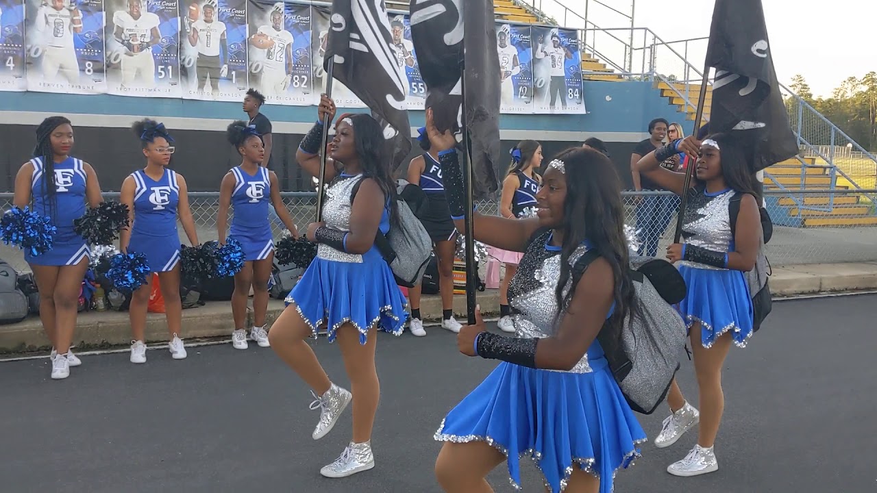 First Coast Bucs Marching band coming in vs Jackson - YouTube