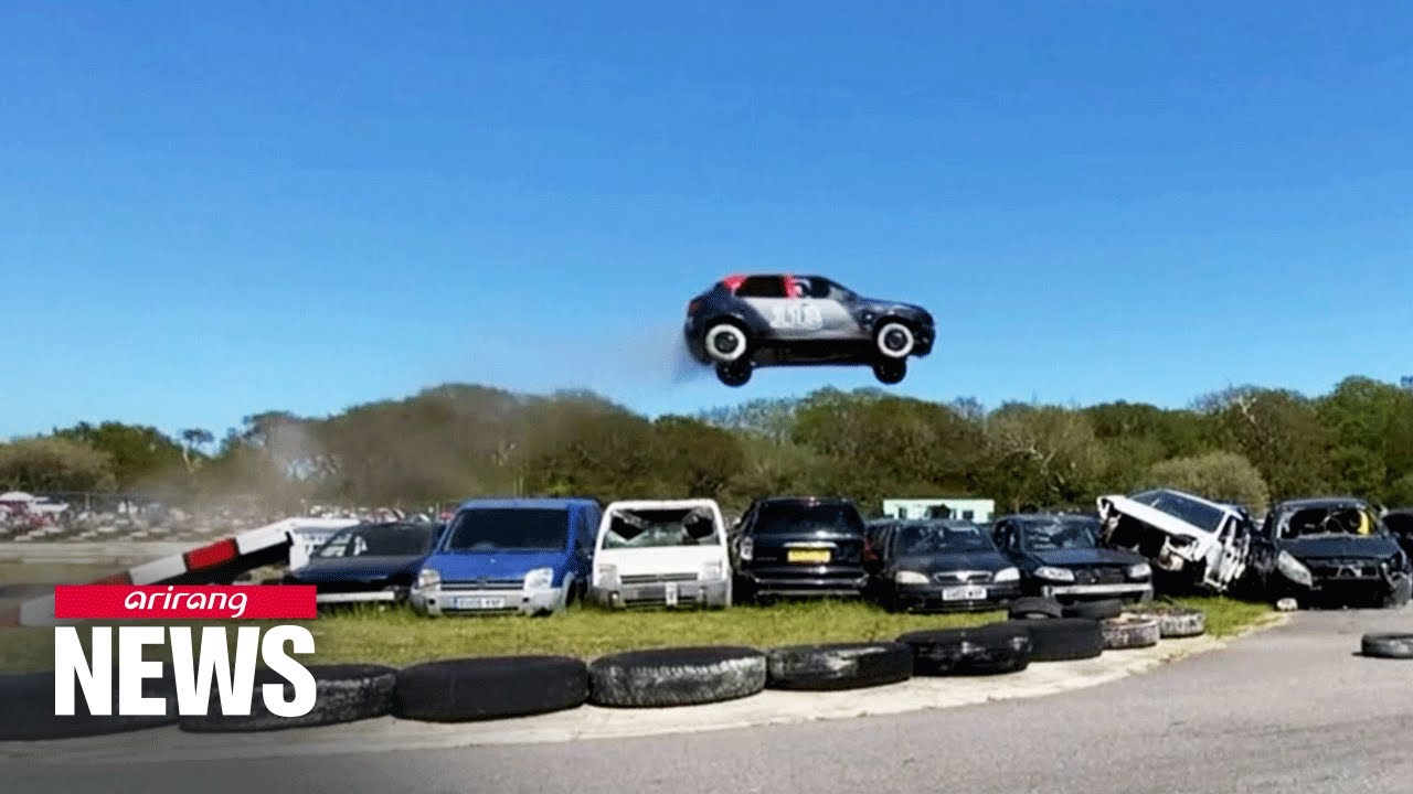Drivers attempt to leap over 9 cars during 2021 Car Jumping Competition ...