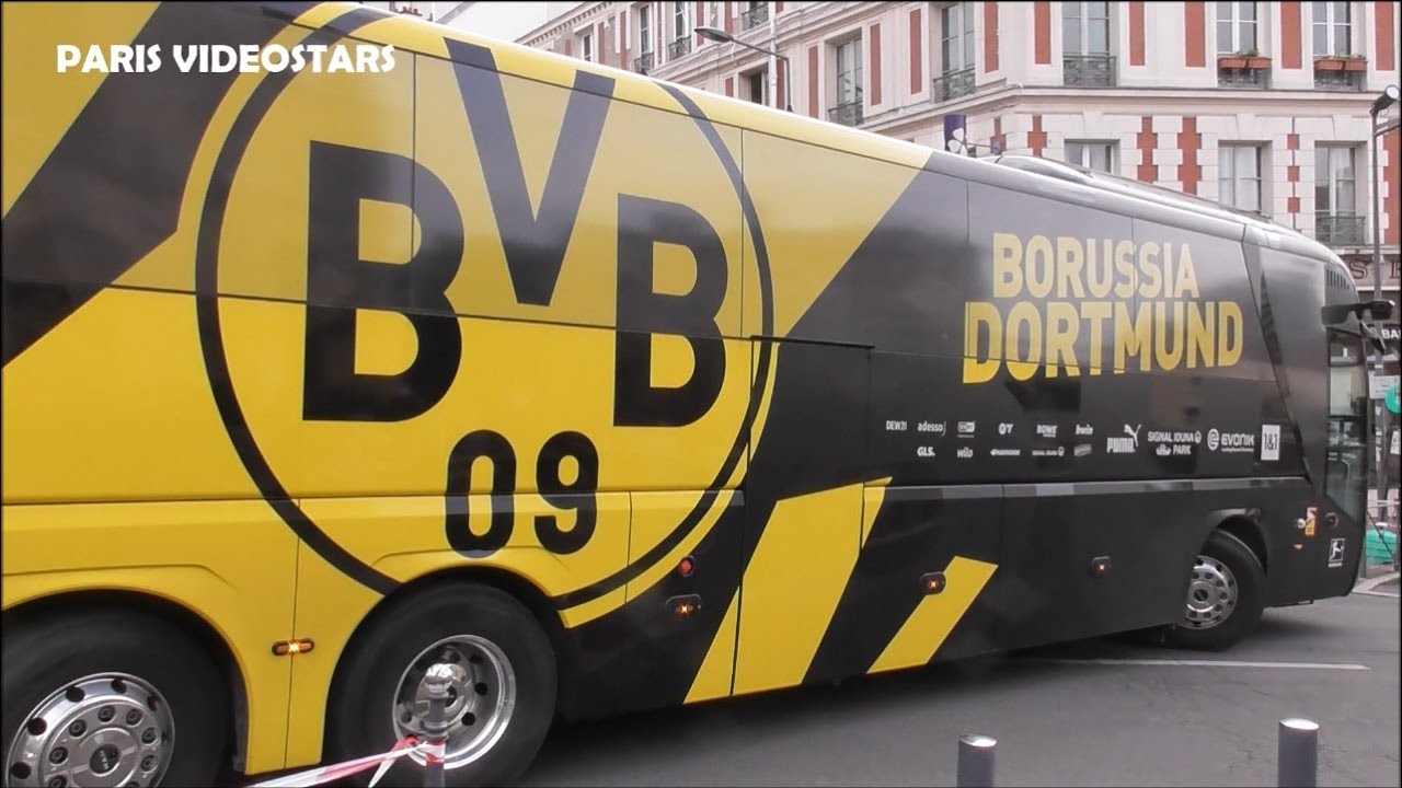 BVB Borussia Dortmund football team bus booed by French supporters ...