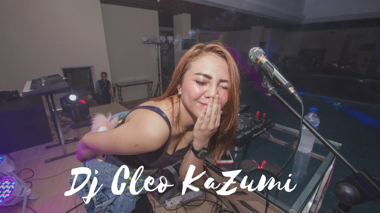 FDJ CLEO KAZUMI AT GRAVITY TEN HOTEL ASTON BATAM - YouTube