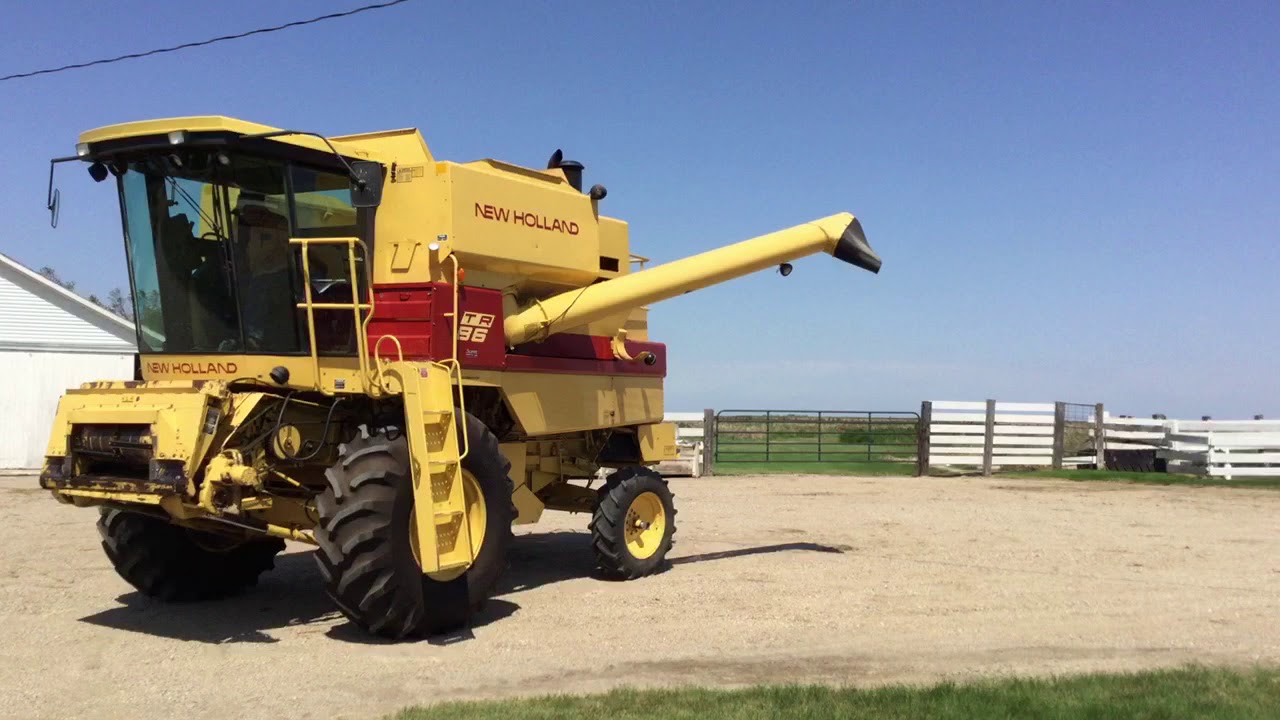 New Holland TR 86 Combine - YouTube