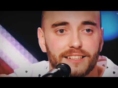 X-Factor Jüri Yarışmacının Gitarını Kırıyor