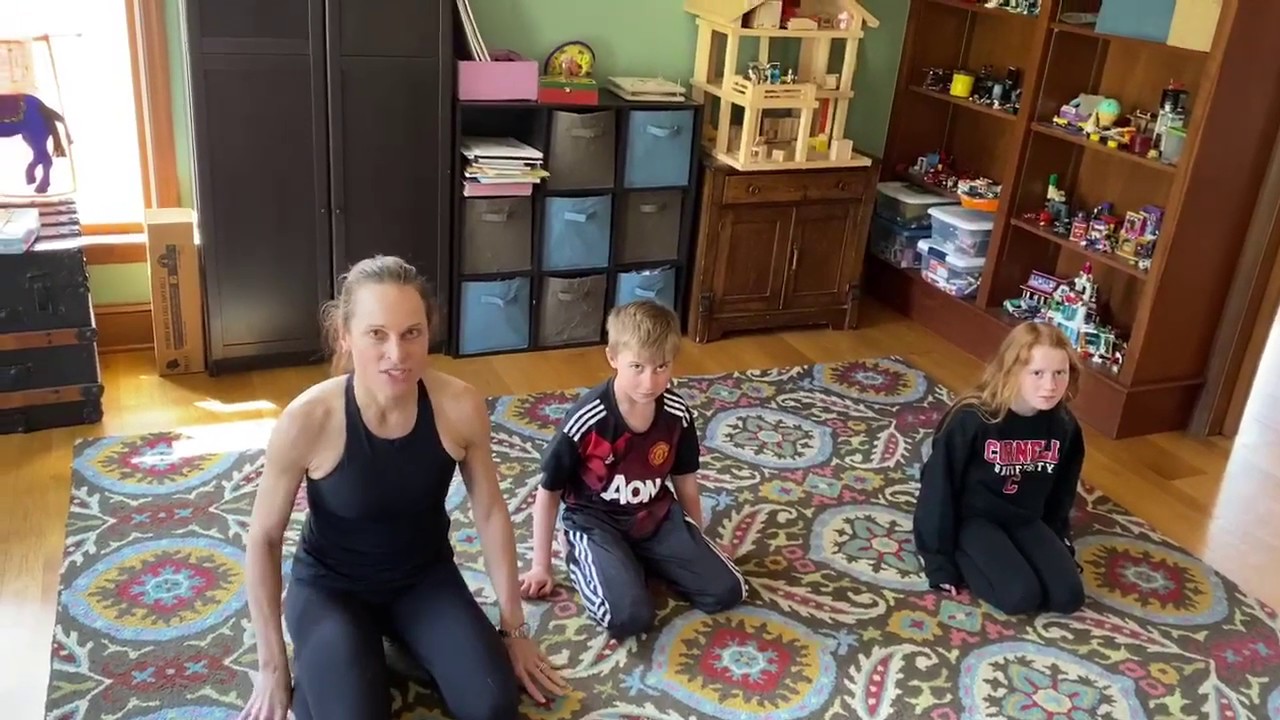 An Easy Family Workout - YouTube