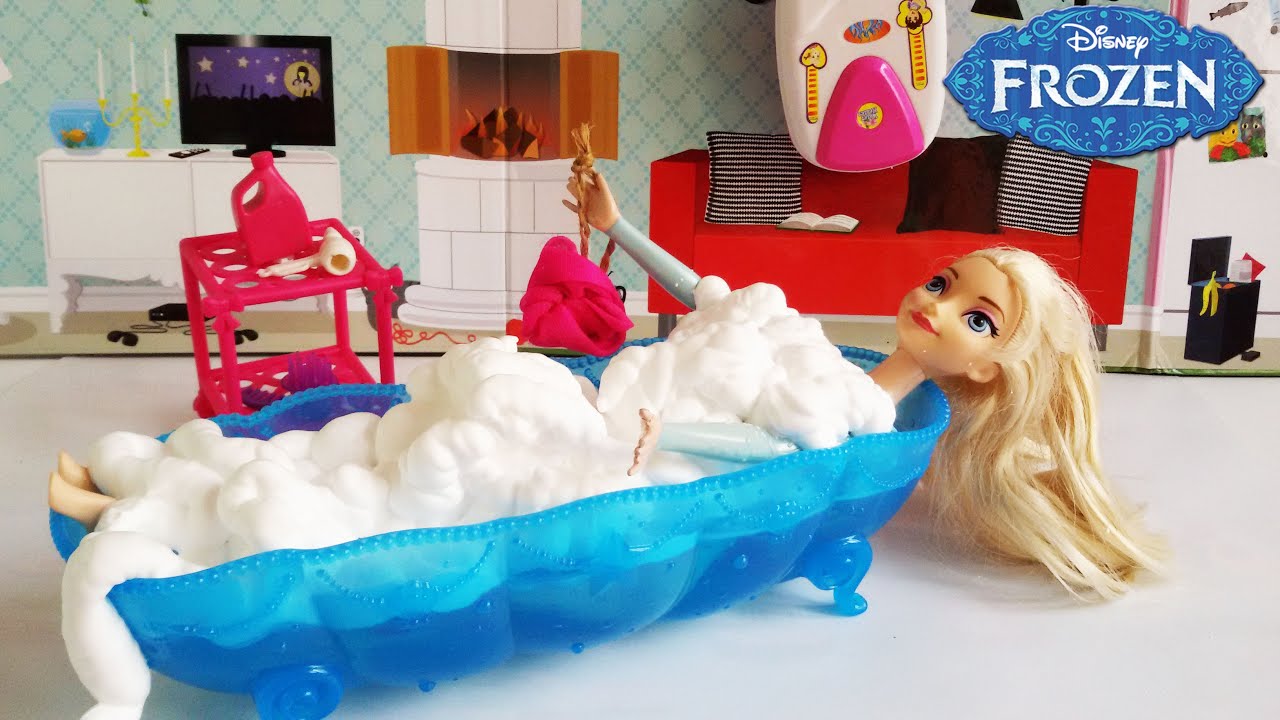 DISNEY FROZEN ELSA HAVING A BUBBLE BATH WITH SURPRISES INSIDE INSIDE ...