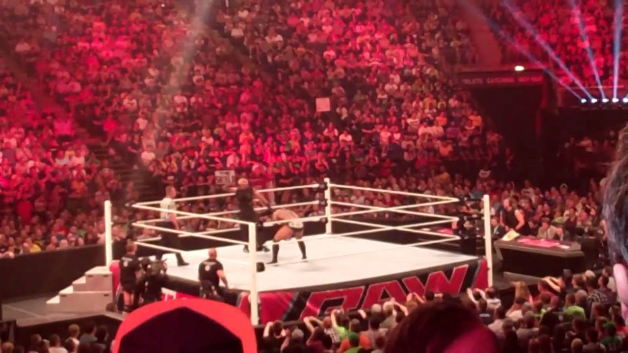 WWE RAW - London O2 - 19th May 2014. UK. - YouTube
