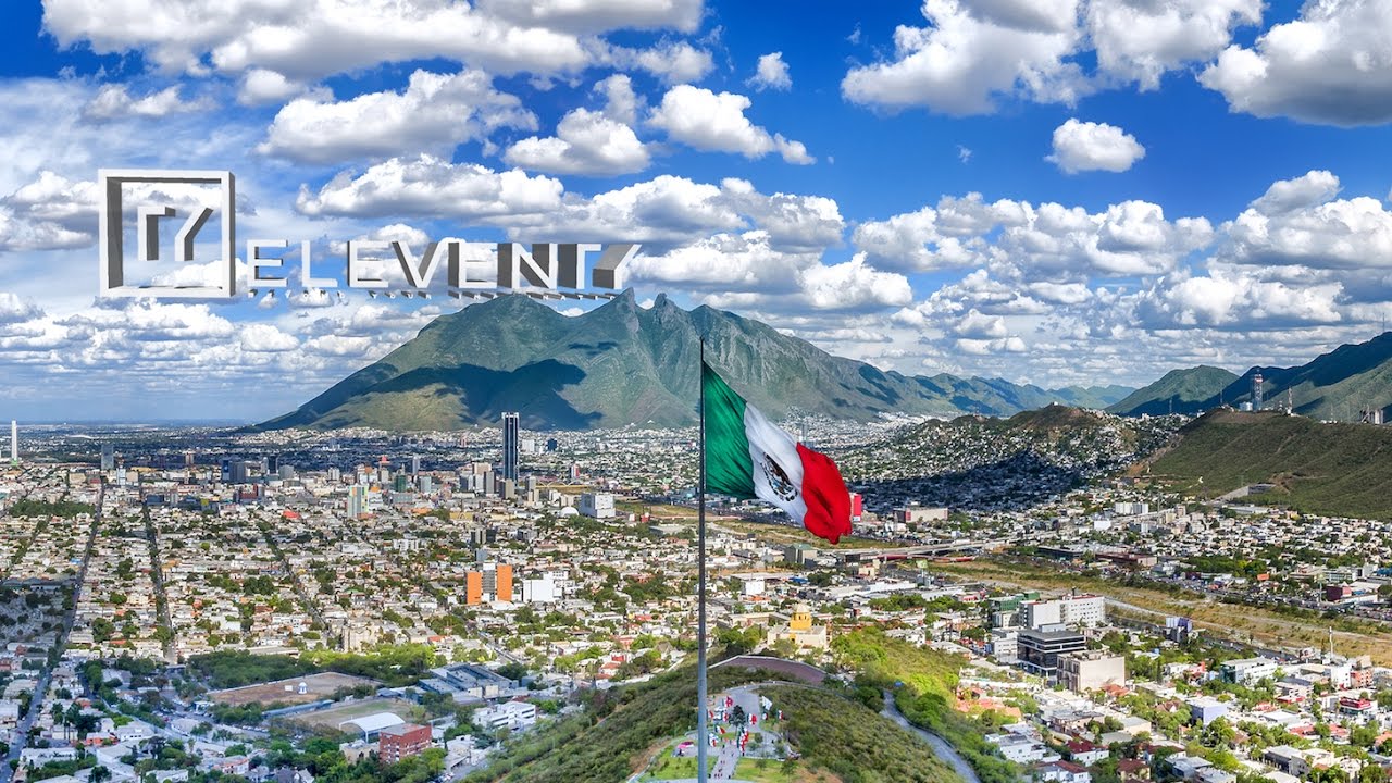 Increíbles tomas de la Bandera de México del Obispado - YouTube