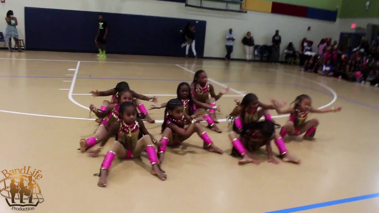 NOE Satin Dolls(Mini's)"Stand Battle Fast Round"@2019 Summer Slam Dance ...