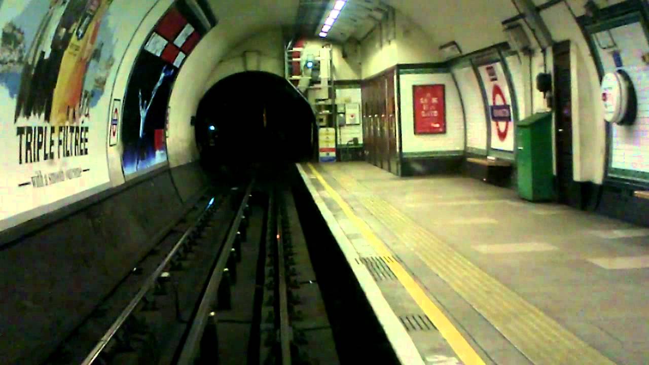 Kennington Stn, about to go around the loop to head North - YouTube