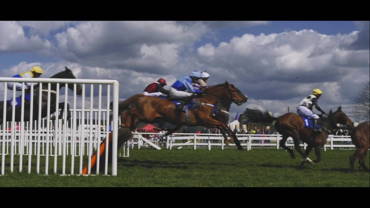 Race- Wincanton - YouTube