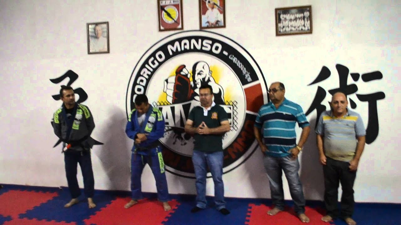 Prefeito fala para os atletas de academia Rodrigo Manso. - YouTube