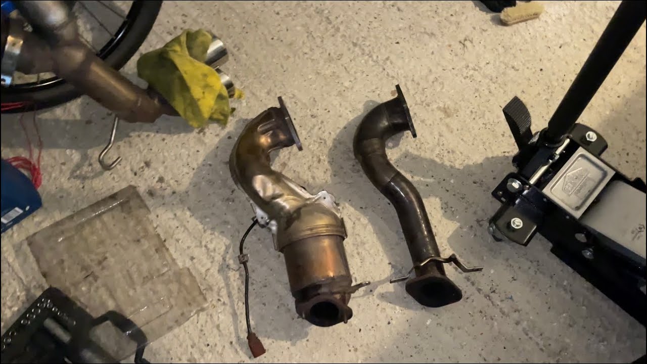 Golf Mk5 1.4Tsi Decat Downpipe Install + Sound Check - YouTube