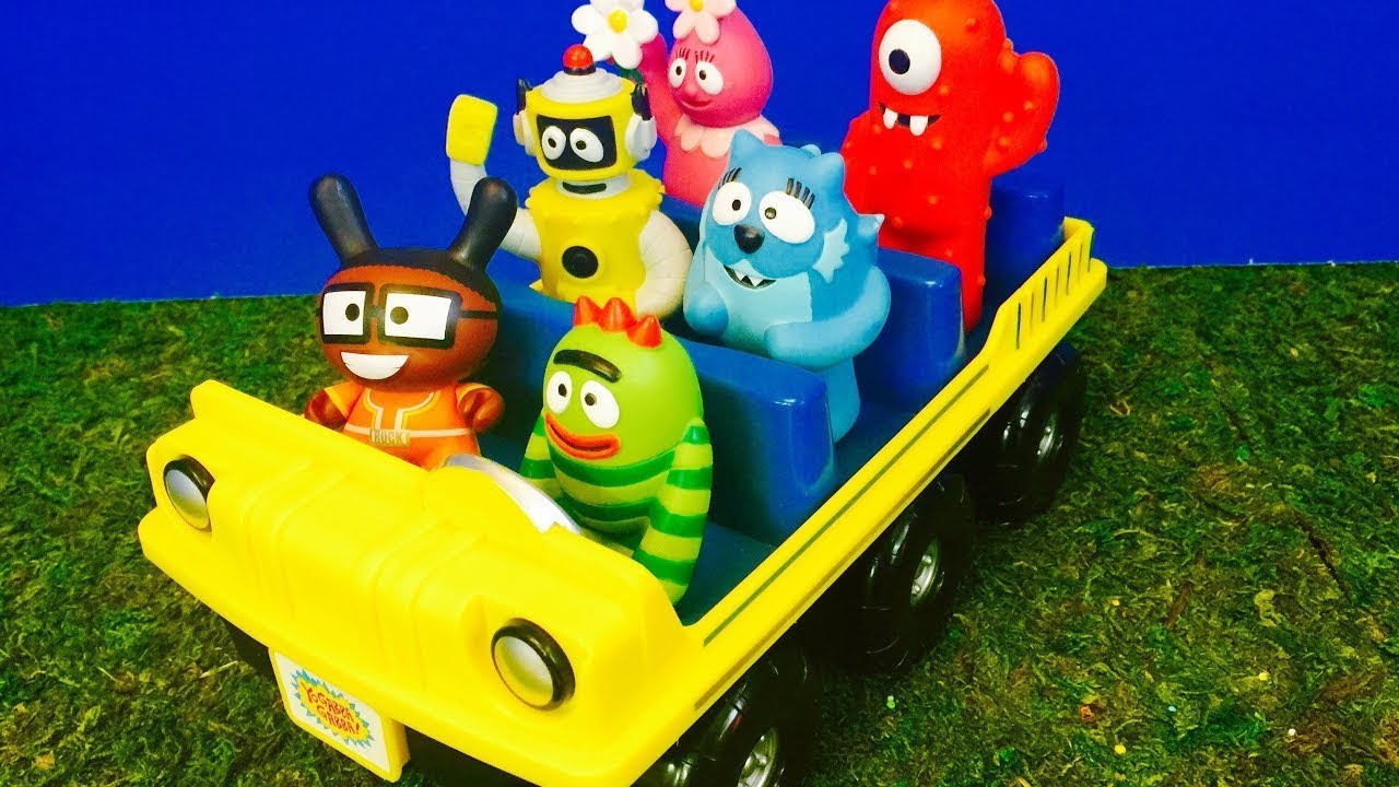Yo Gabba Gabba Toys Figures Jeep Ride Compilation - YouTube