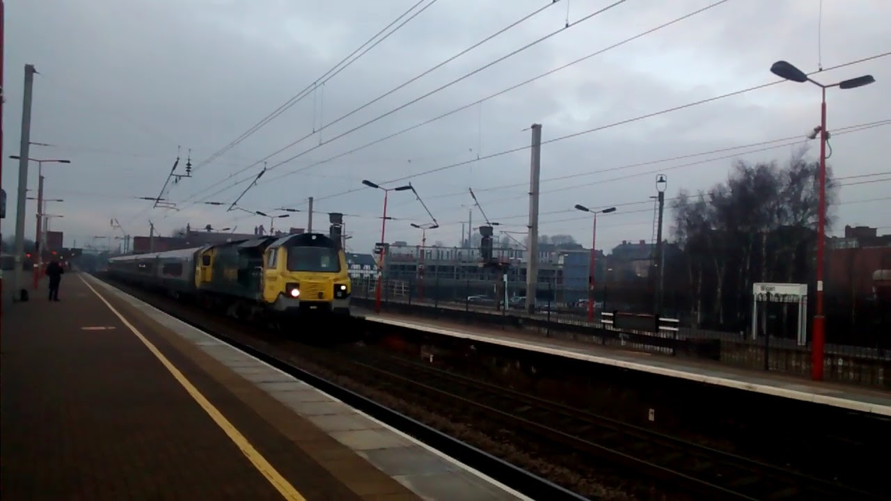 Class 70 Drags TransPennine Express Nova 3 set Through Wigan 17/12/2019 ...