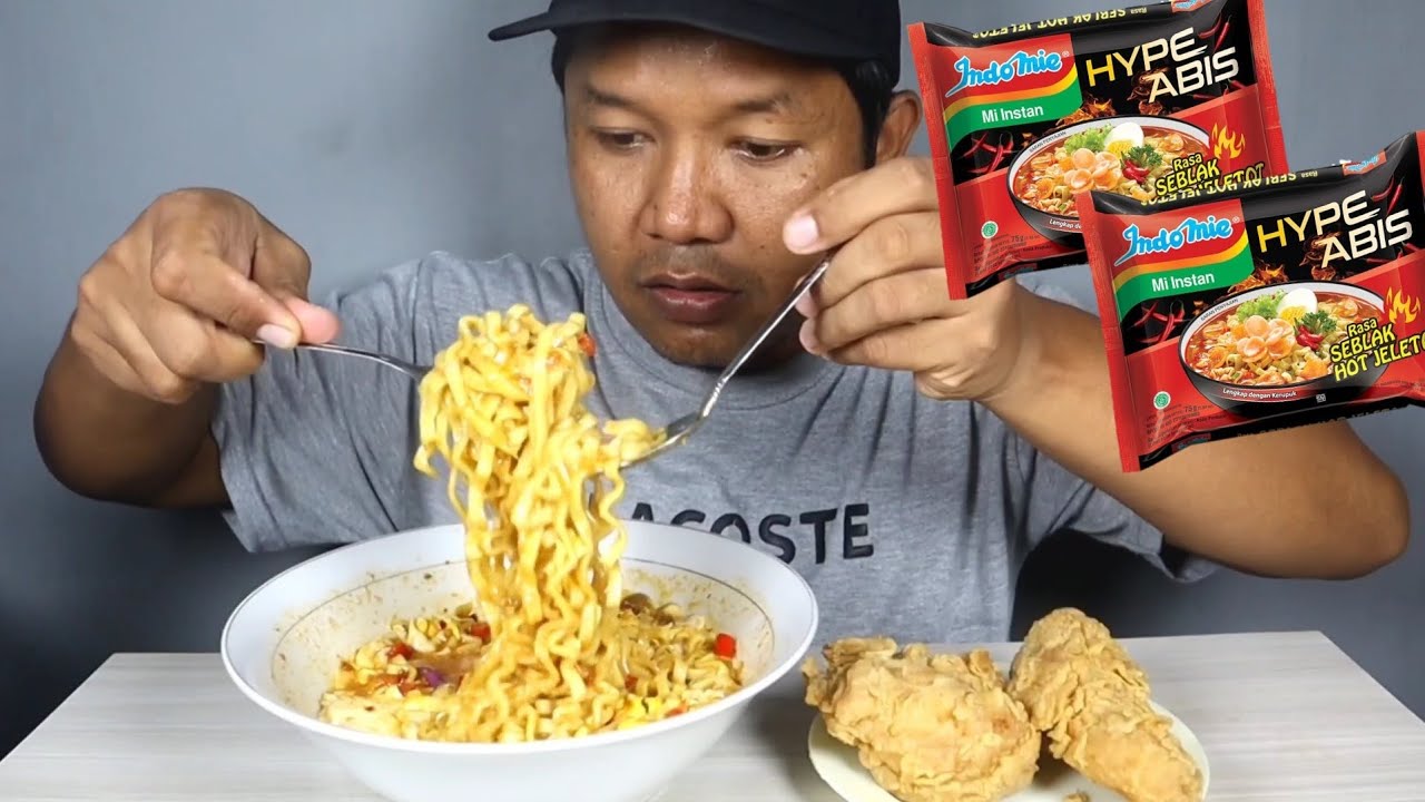 MAKAN INDOMIE SEBLAK HOT JELETOT + FRIED CHICKEN - YouTube