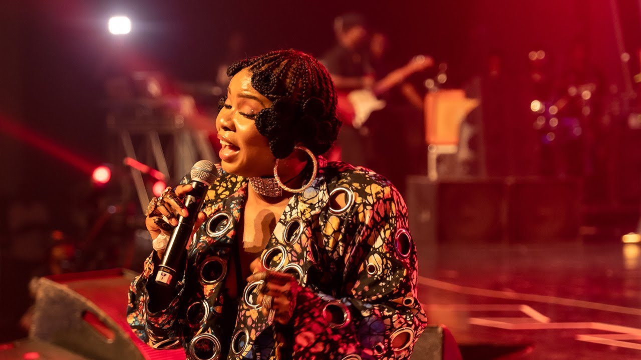 YEMI ALADE LIVE PERFORMANCE AT WARRI AGAIN - YouTube