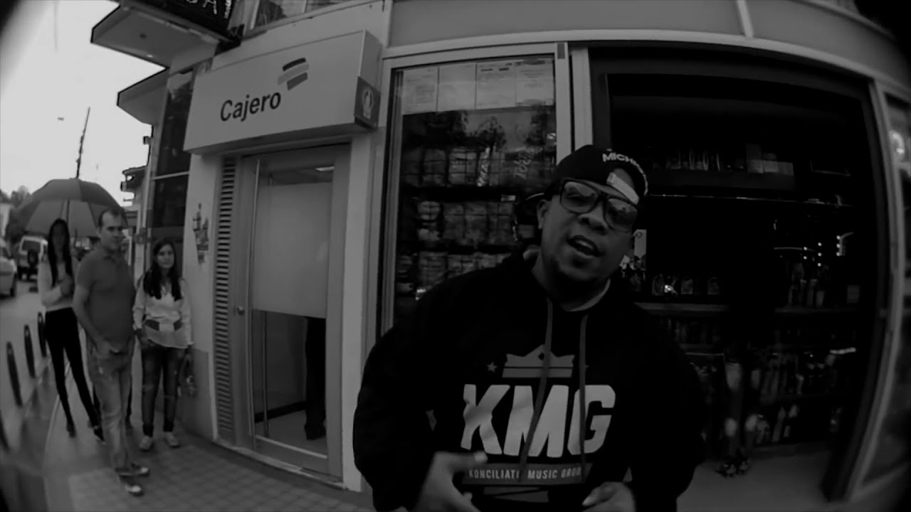 Mc Julo - En La Mia [Official Video] - YouTube