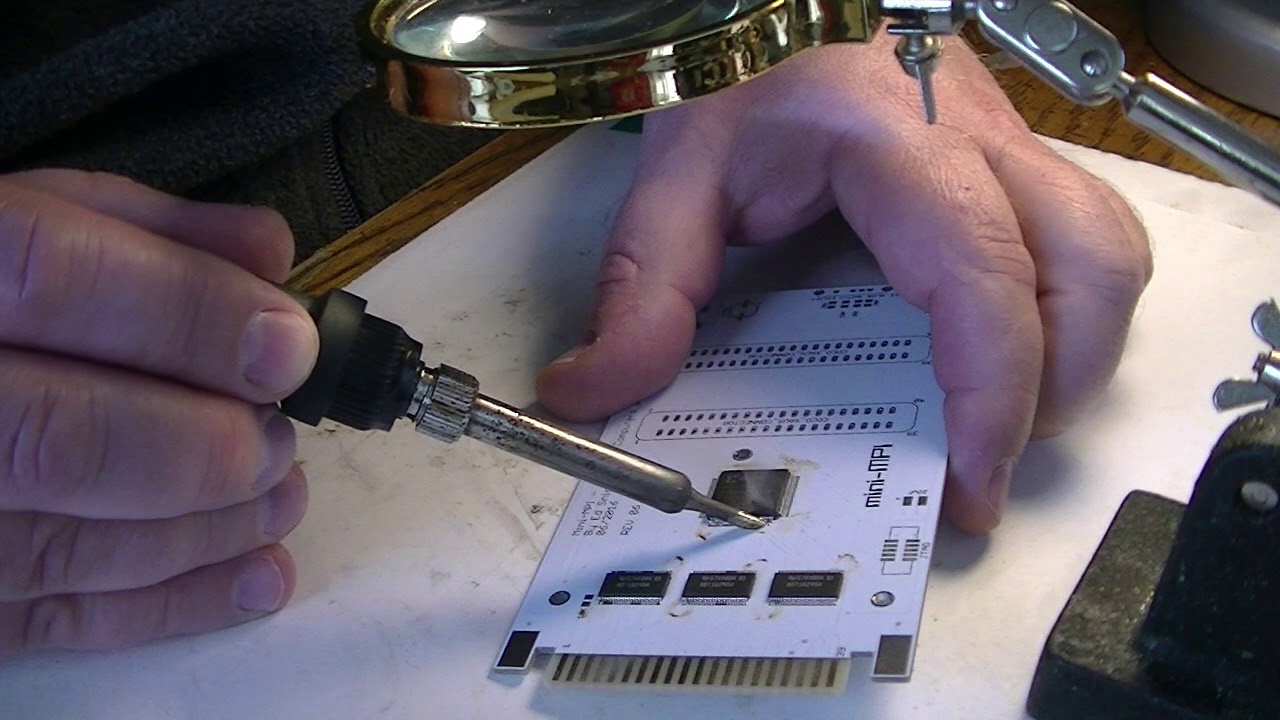 Drag soldering TQFP 100 - YouTube