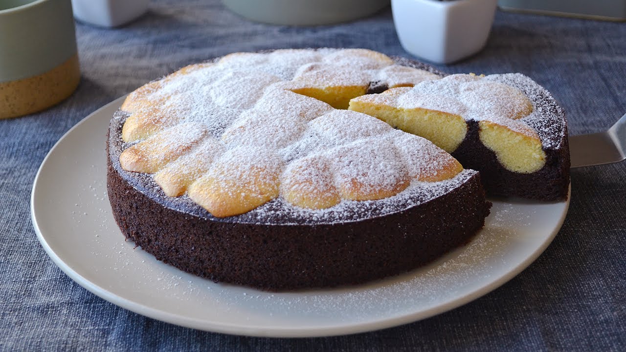 Cake that just melts in your mouth! Delicate, delicious cake that is ...