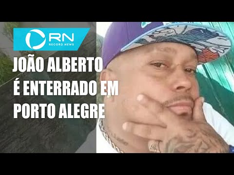 Corpo de João Alberto, morto em supermercado, é enterrado em Porto Alegre