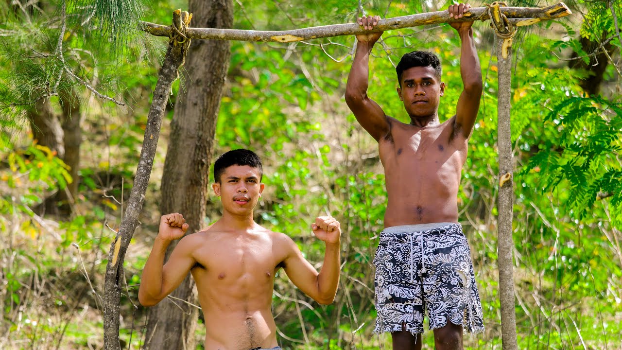 PRIMITIVE GYM PULL UP - MAKE USE WOOD - YouTube