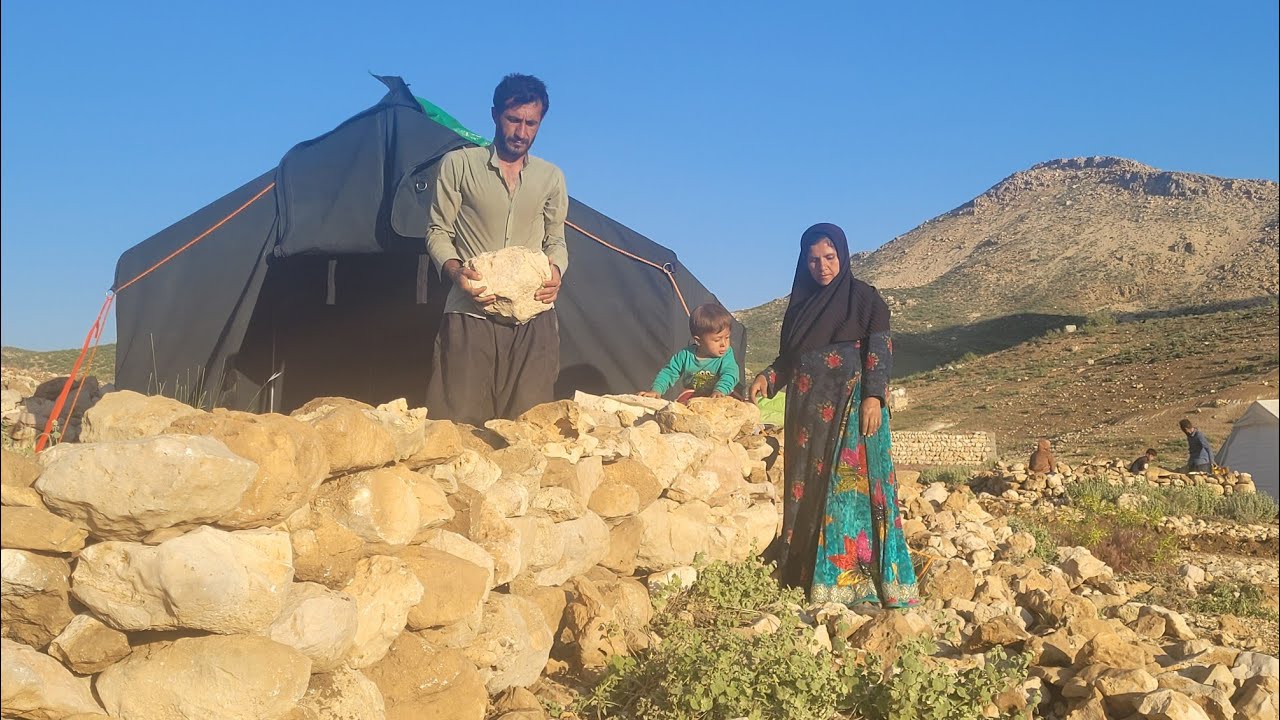 Nomadic life: building a canopy in the heart of nature" - YouTube