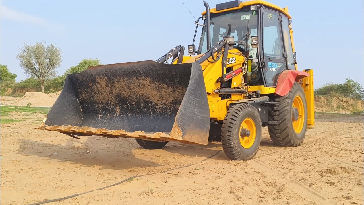 First Time Changing New JCB Bucket - YouTube