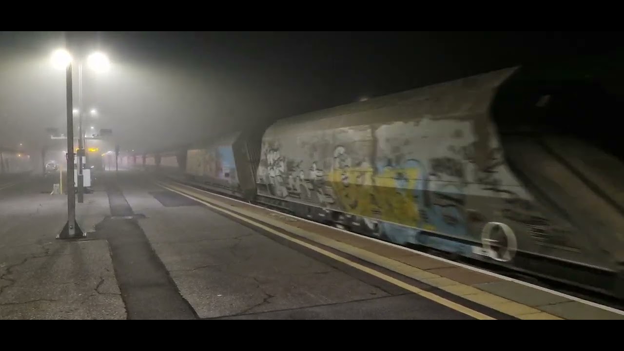 66562 passes a foggy bleak Westbury on 6v92 Cuxton to Whatley Quarry ...
