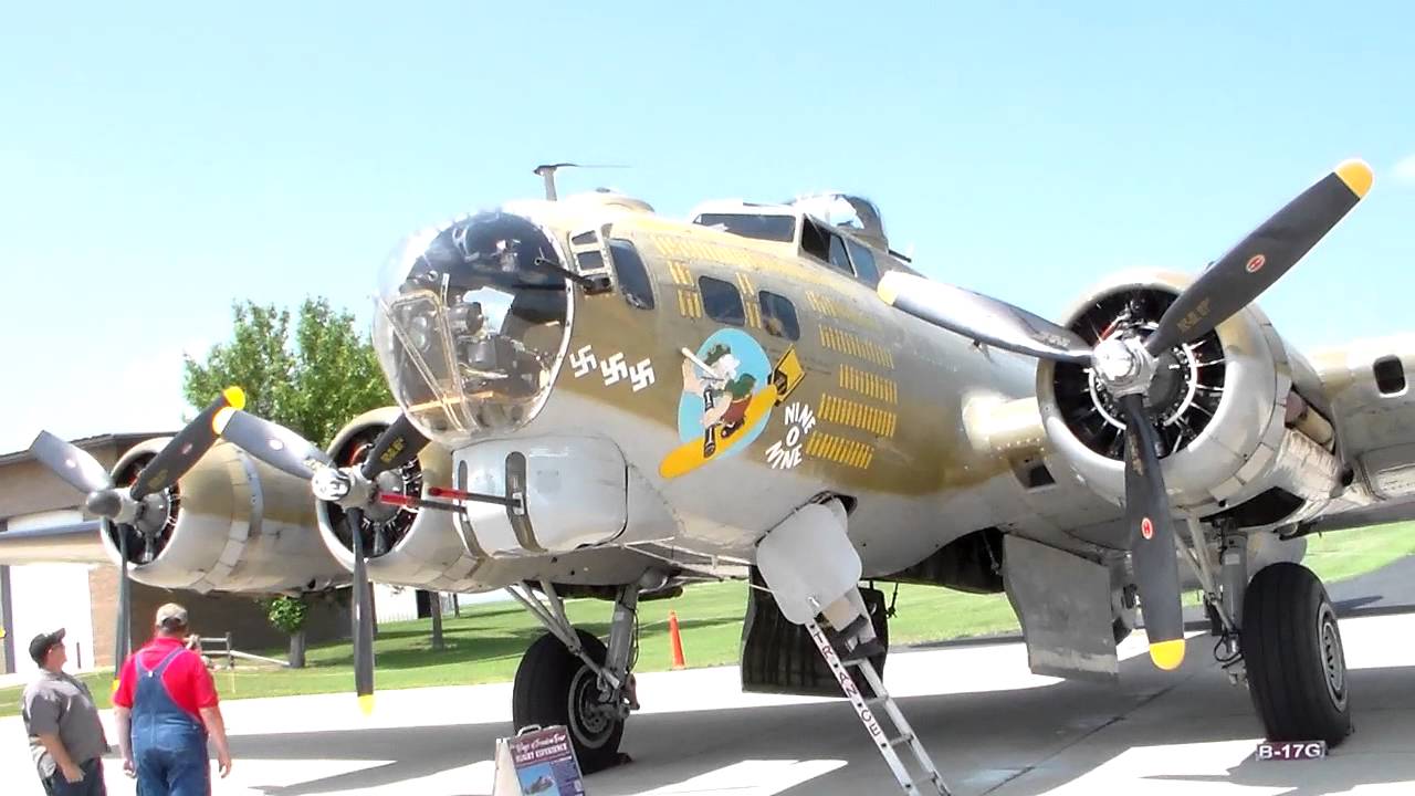 B-17 Flying Fortress walk around - YouTube