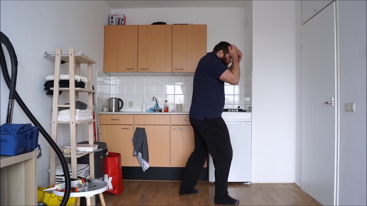 Boxing southpaw stance training - punches from the tight high guard ...