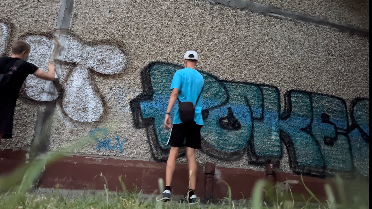 Graffiti mission 55 bombing a residential building at 4 am - YouTube