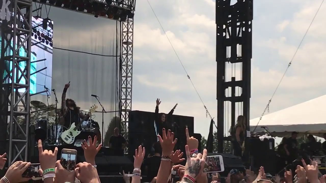 Ozzy Osbourne and Zakk Wylde Moonstock 2017 clips - YouTube