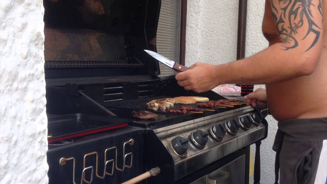 THE RAY MEARS BUSHCRAFT KNIFE - YouTube