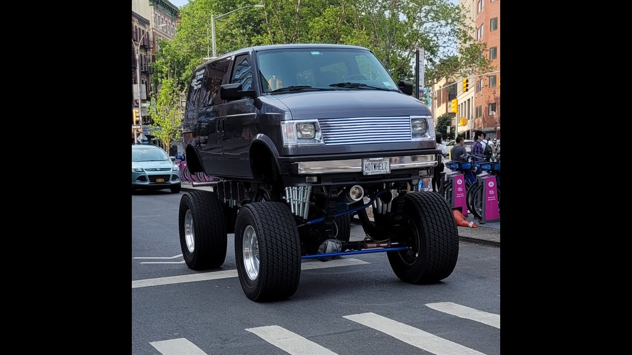 Lifted 4 wheel Drive Astro Van in Action - YouTube