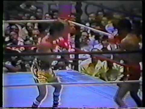 Wilfredo "Bazooka" Gomez vs Raul Tirado (part 1) - YouTube