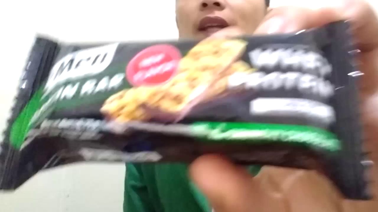 Review Rasa dan nutrisi L Men Protein Bar Choco Crunchy Rasa Baru - YouTube
