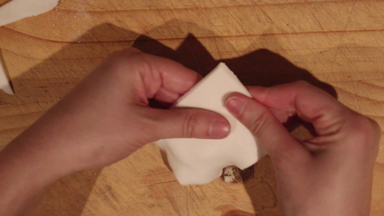How to make a fondant ghost - YouTube