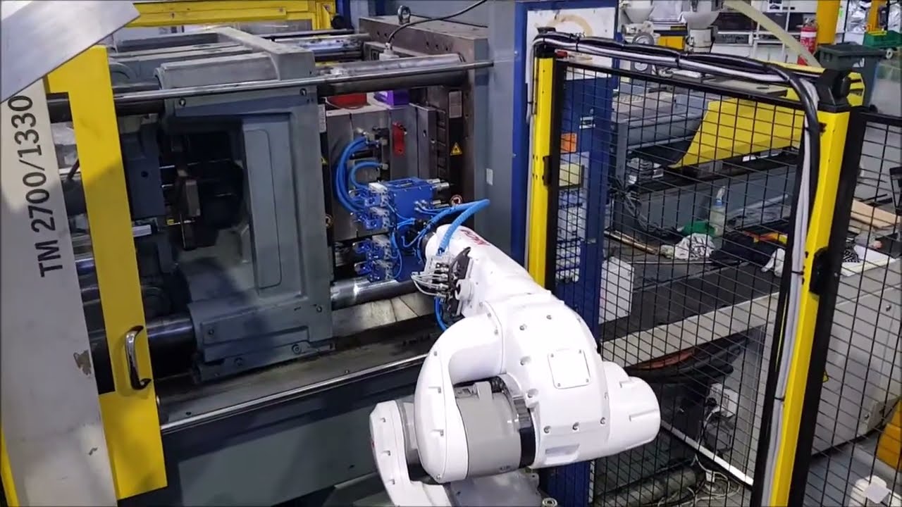 NACHI MZ12 interfaced with Injection moulding machine - YouTube