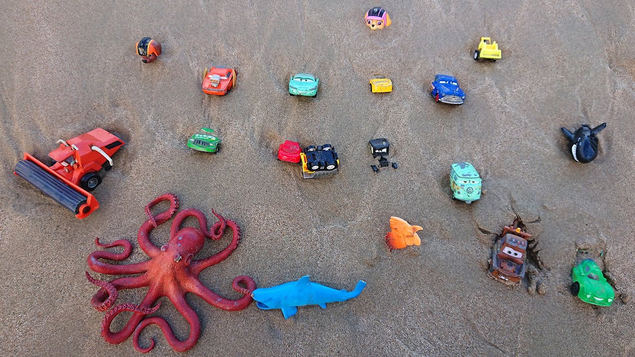 Looking for Disney Pixar Cars On the Beach: Lightning Mcqueen,Holley ...