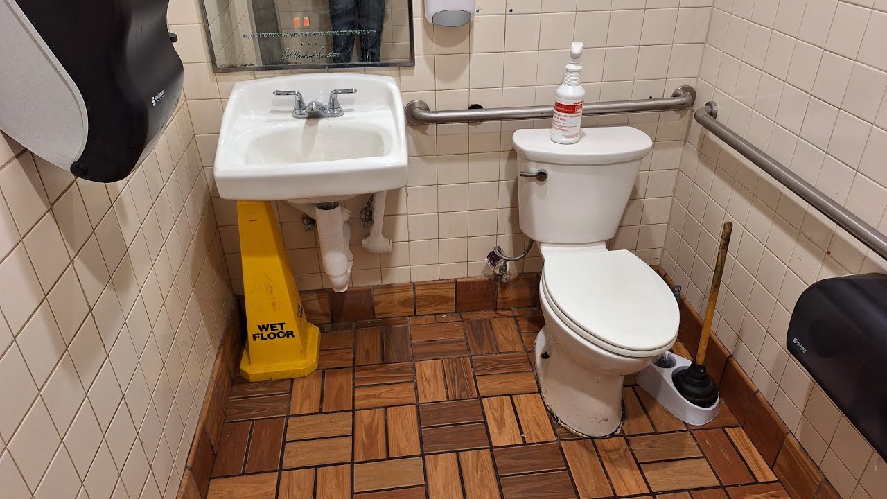 KFC Men's Restroom - YouTube