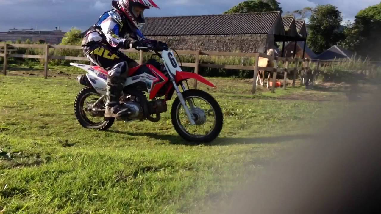 Small dirt bike jumps Honda crf110f - YouTube