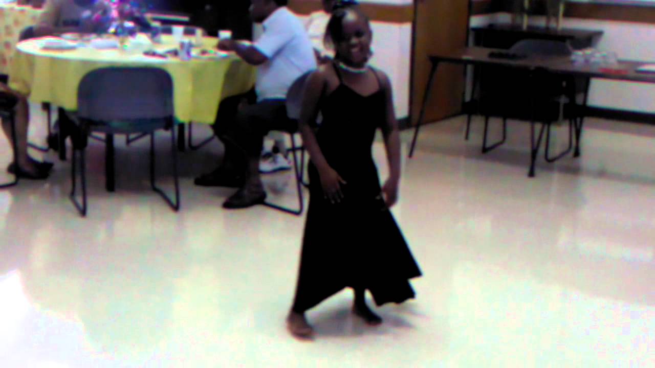 Kirk Franklin I Smile Praise Dance -7 y/o Alexus - YouTube