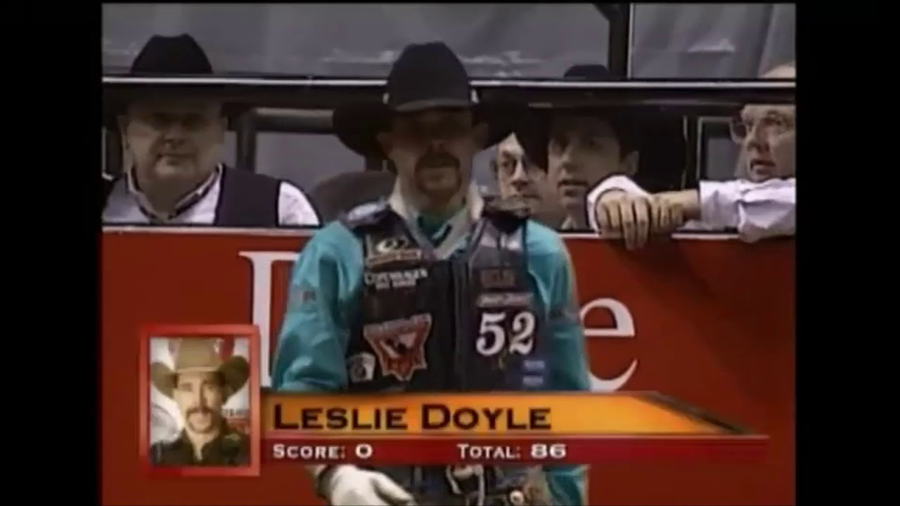 Dillinger bucks Leslie Doyle - 00 PBR St. Louis - YouTube