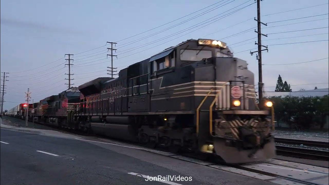 April 5, 2023 Pre: NS 1066 New York Central leads BNSF QNYCLAC through Los Nietos/SFS - YouTube