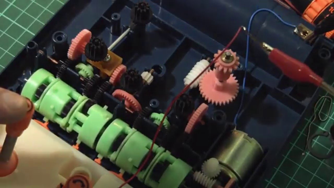 A look inside a Tandy/Radio Shack Armatron - YouTube