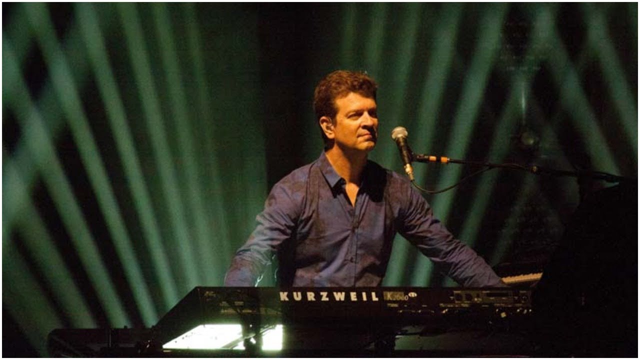 David Rosenthal - On Stage with Billy Joel (Berklee Intervals) - YouTube